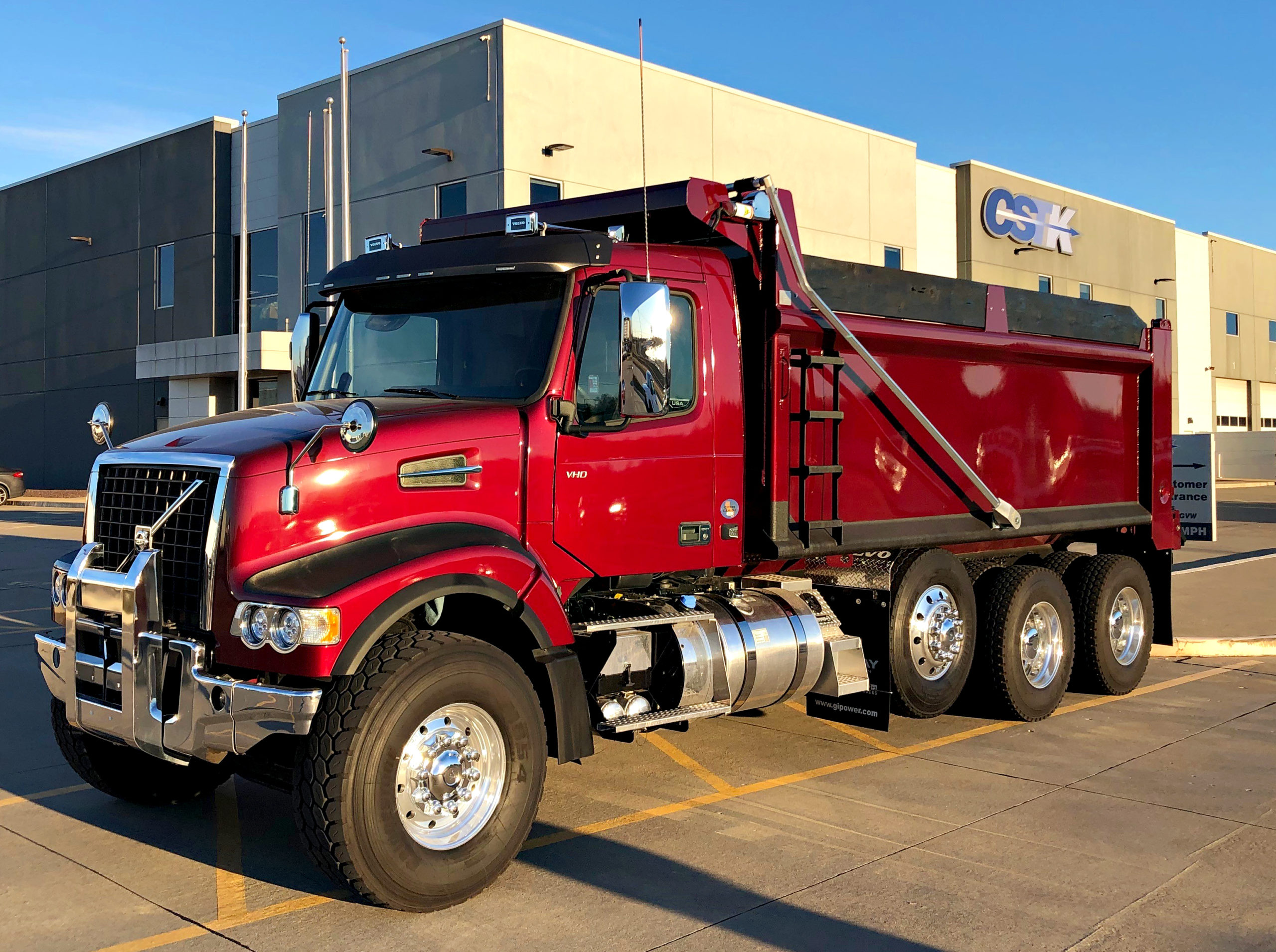 Custom Tri Axle Dump Trucks